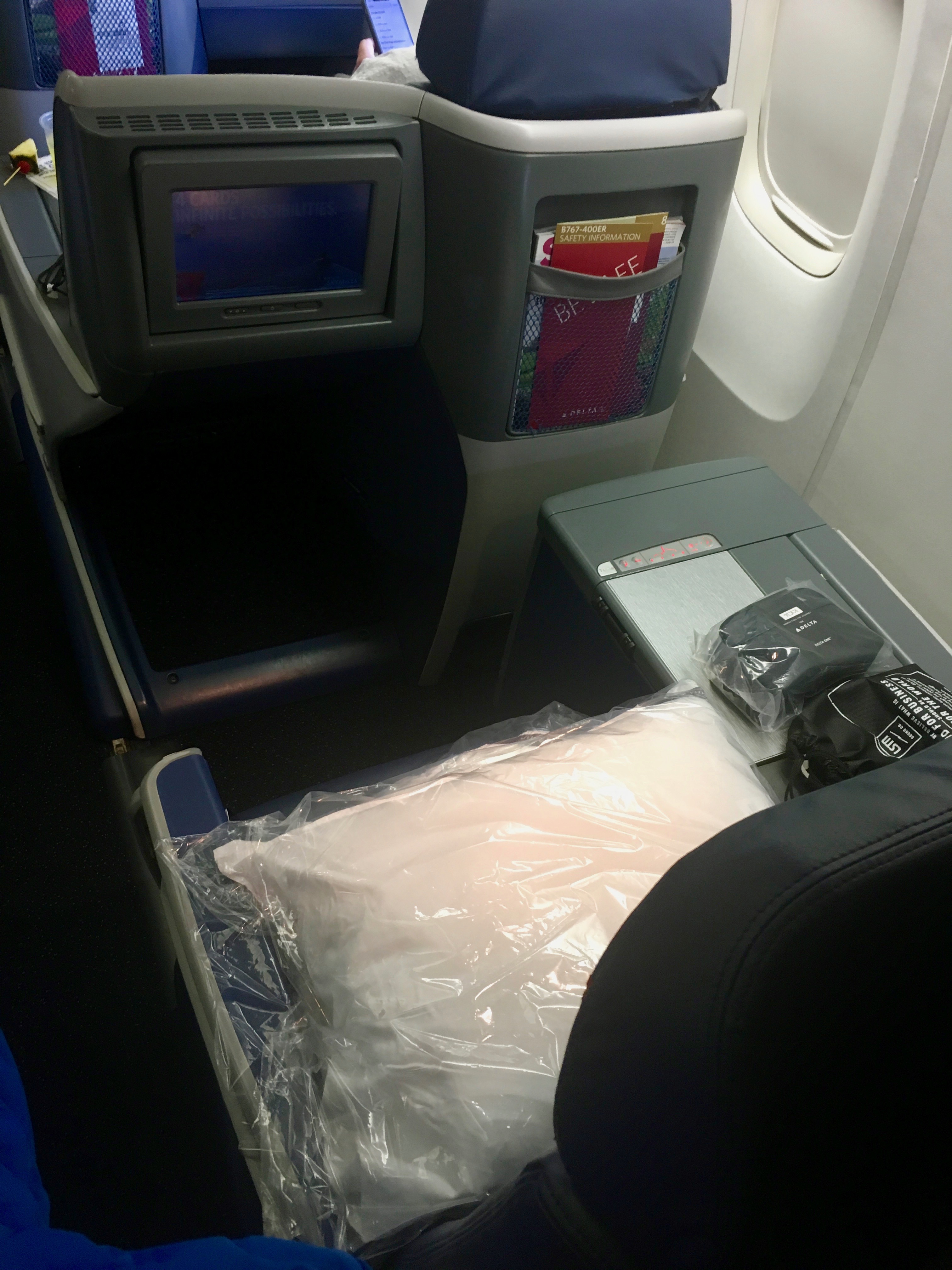 Delta One Boeing 767 Business Class Is Good, Despite Negative Reviews