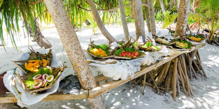 5 Reasons to Visit the Incredible Cook Islands (And How To Get There)