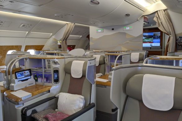 Inside an Emirates B777 Crew Rest Compartment...Pretty Pimp!
