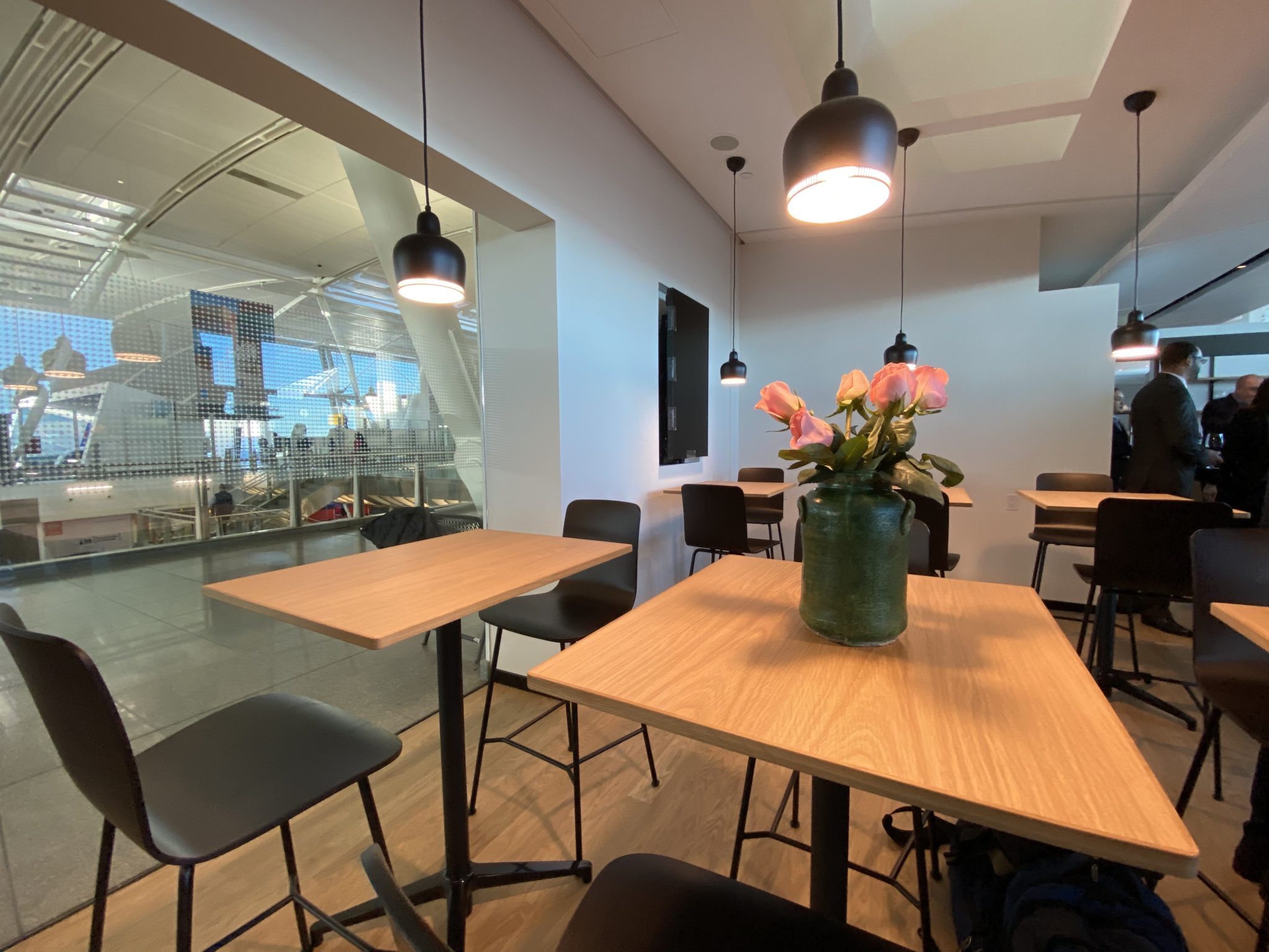 First Look: New SWISS Lounge at JFK Terminal 4